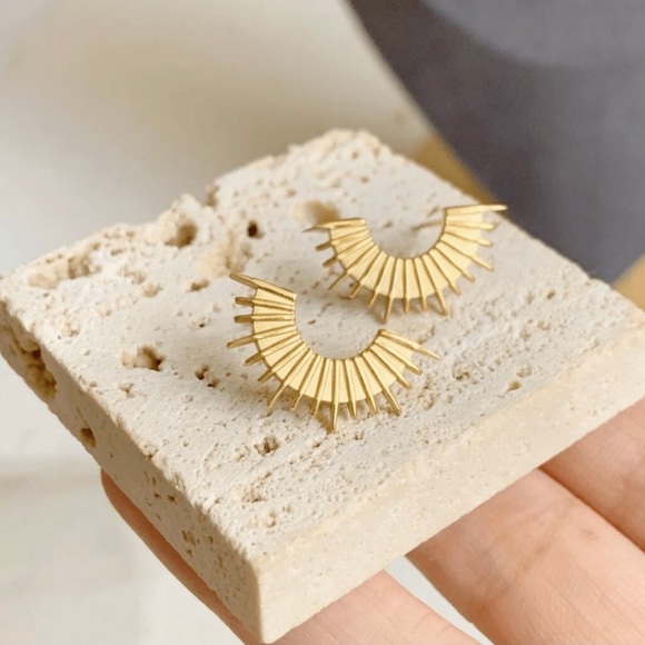 Jewelry | Sun Goddess Half Sun Semicircle Arc Spiky Radiating Sunbeams ...